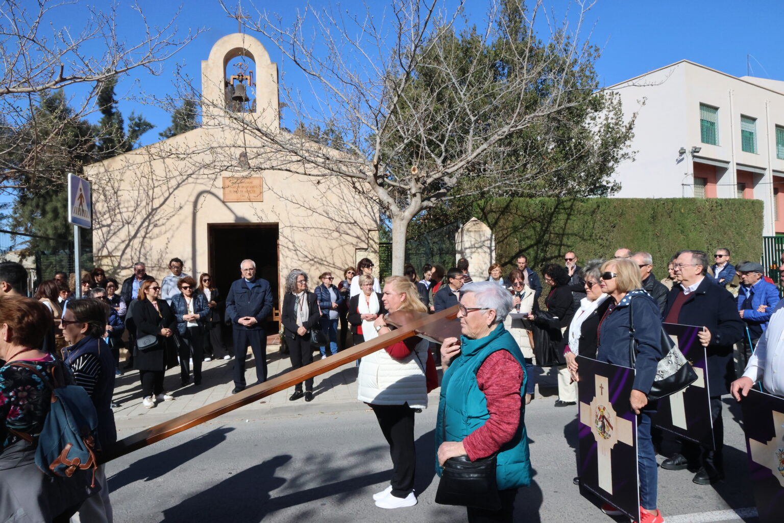 Más de 200 cofrades participan en el Vía Crucis por el Año Jubilar de ...